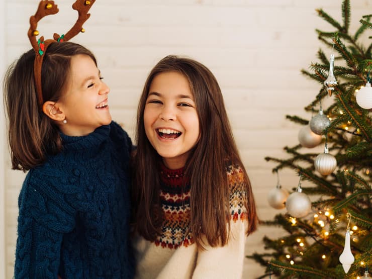 31 Weihnachtswitze für die ganze Familie: Lacher am Tannenbaum garantiert!
