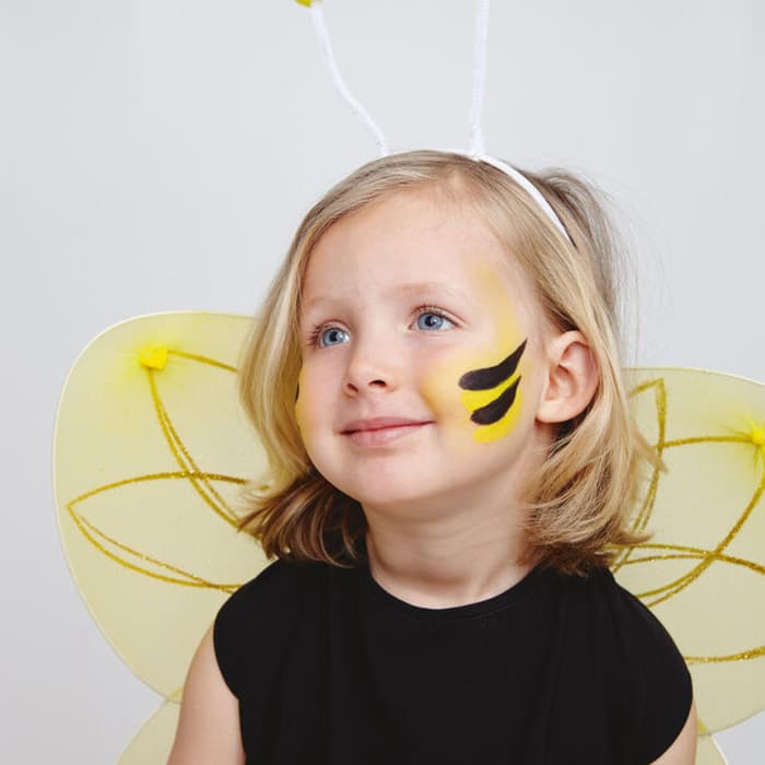 Eine Biene schminken: So einfach und schnell gehts!