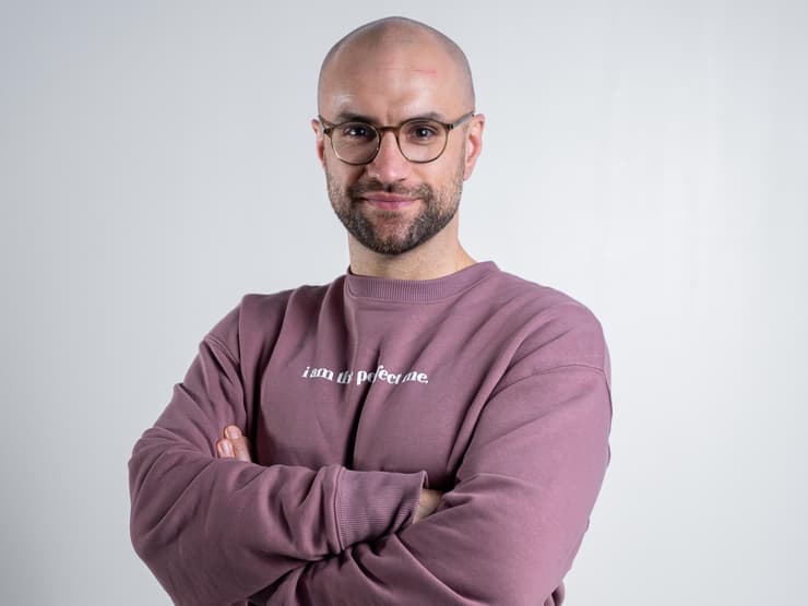 Lehrer und Zweifach-Papa: "In der Schule fehlt die Vermittlung von Selbstwert und Selbstliebe"