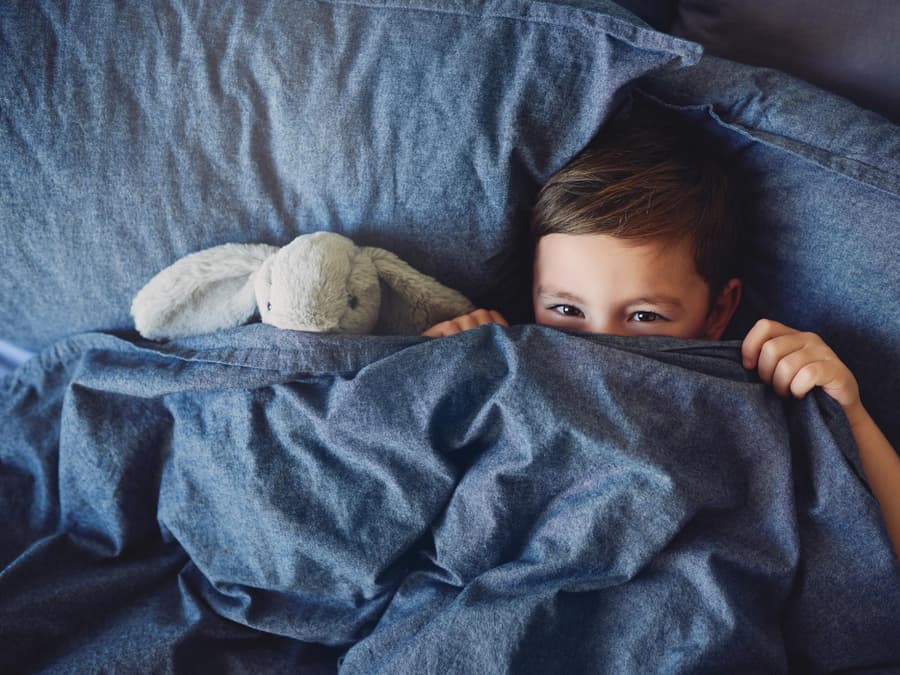 "Mein Sohn hatte mit 8 Jahren seinen ersten Samenerguss – ist das normal?"