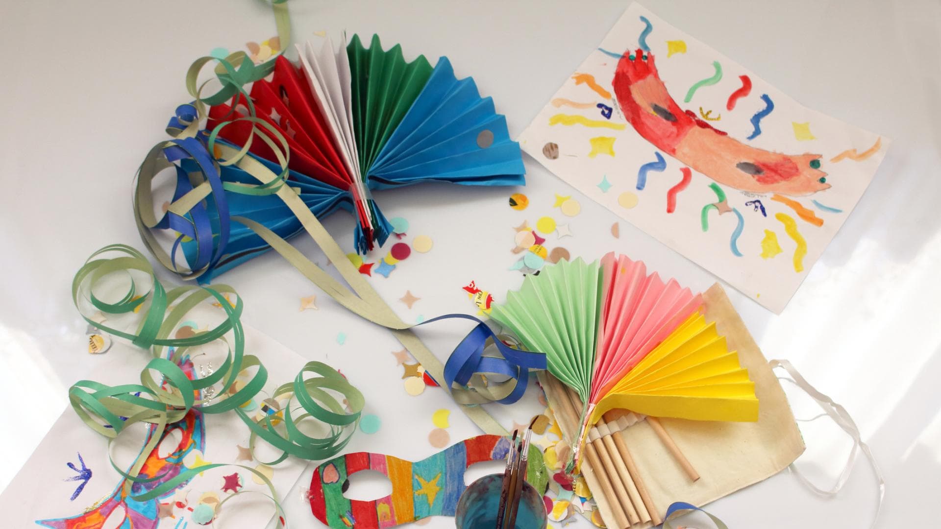 9 Bastelideen für Fasching, die schon mit den Kleinsten klappen!